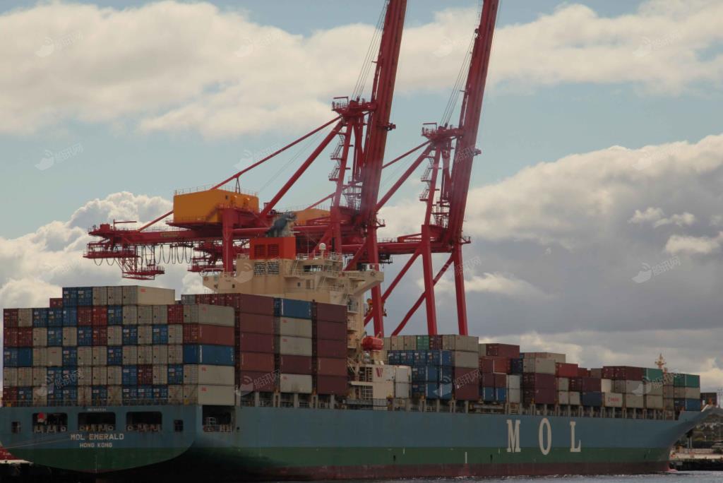 SEASPAN EMERALD, Container ship - Current position, specs & port calls ...